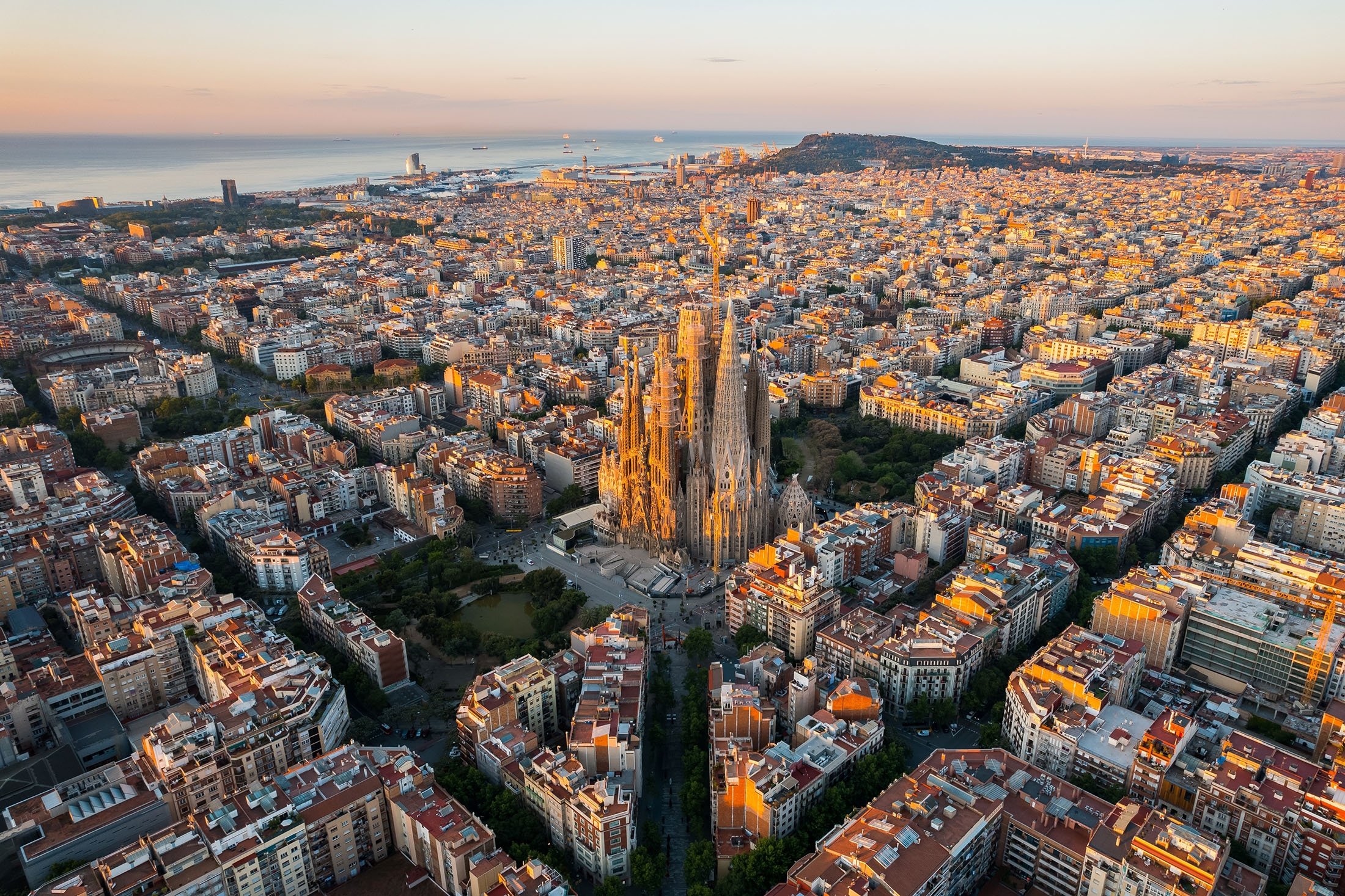 Top Activities in Barcelona | 1 Thing to Do per Neighbourhood